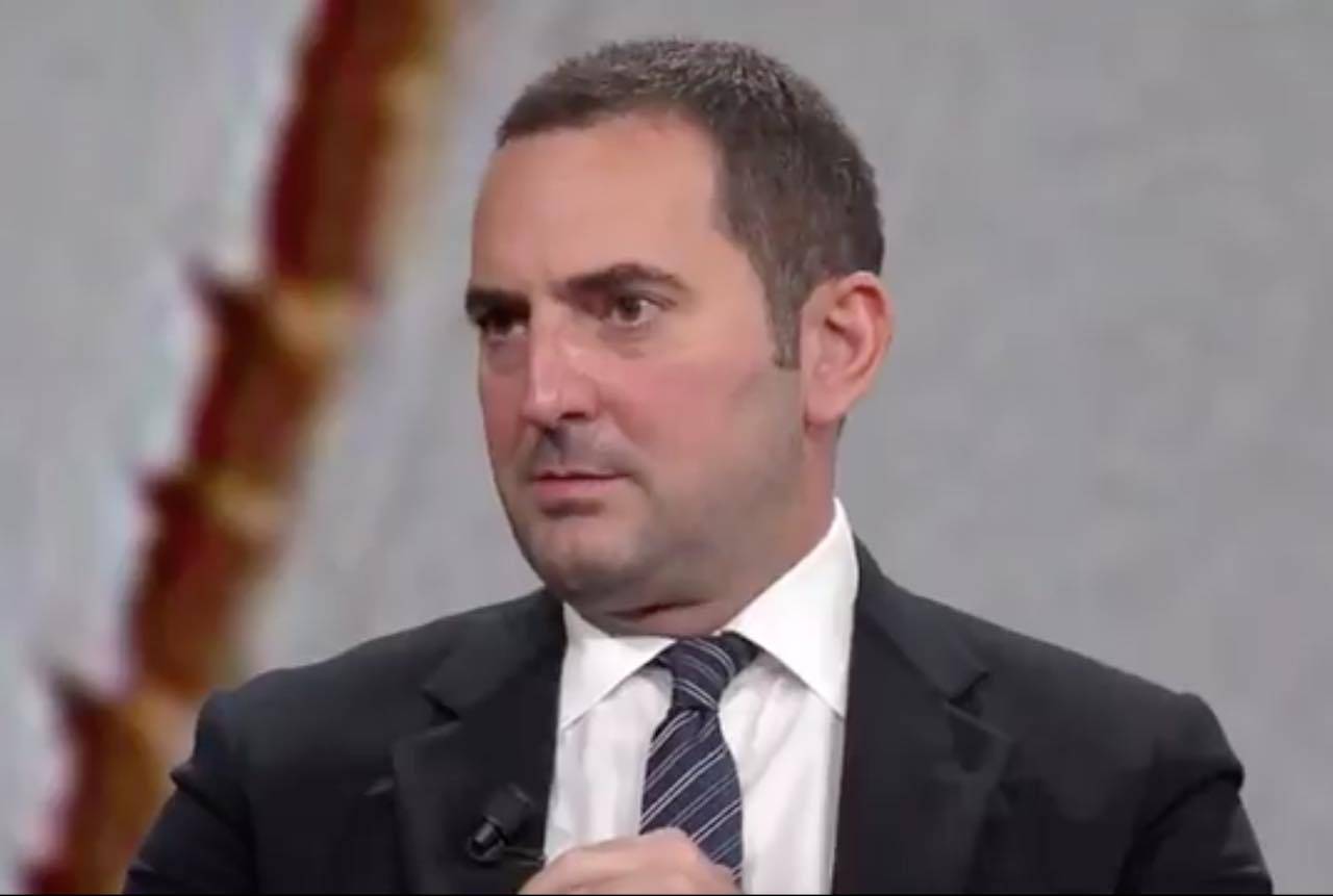 Coronavirus, Spadafora: "Due settimane fa dovevamo stare zitti" | VIDEO