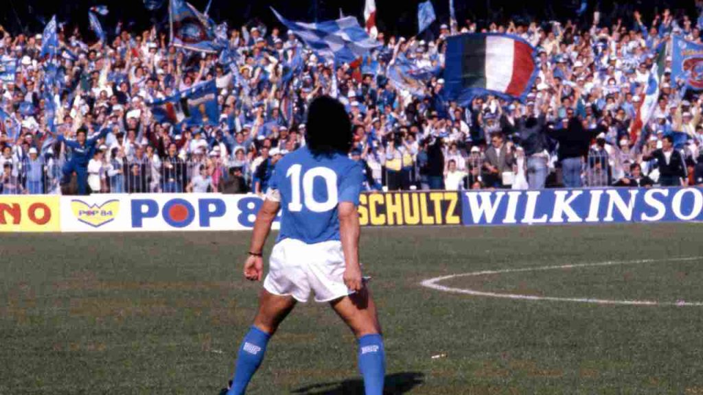 Maglia ritirata del Napoli: Maradona ed il numero dieci - CalcioMercato.it