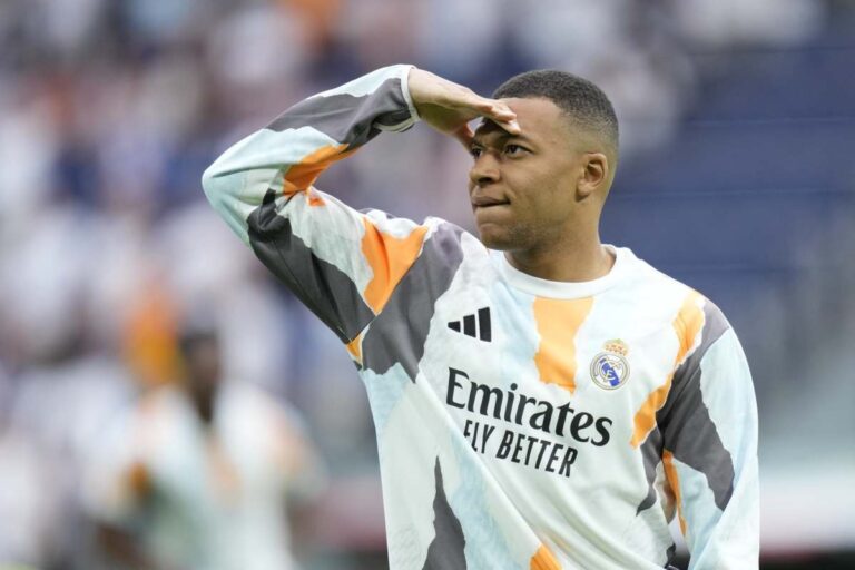 Mbappé cambia maglia: gli ultimi 5 numeri 10 nel Real Madrid ...